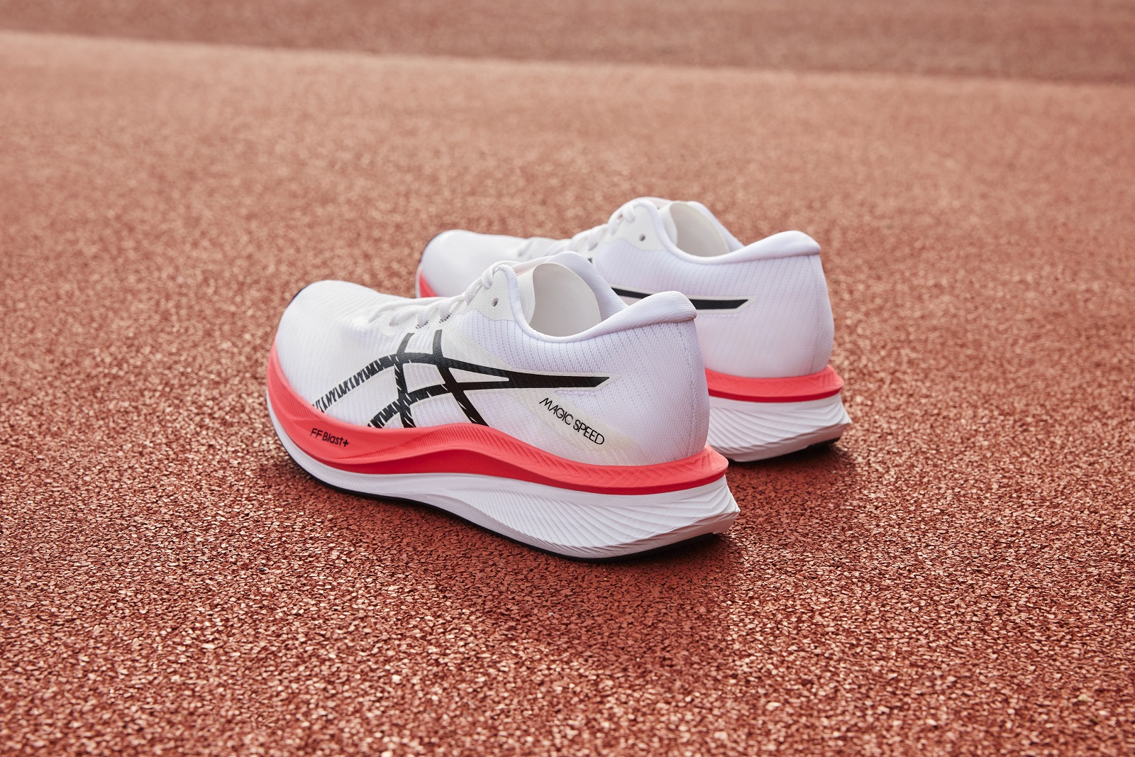 全碳板打造最佳推進 MAGIC SPEED 3 競速鞋 6 月新發佈｜動一動 don1don