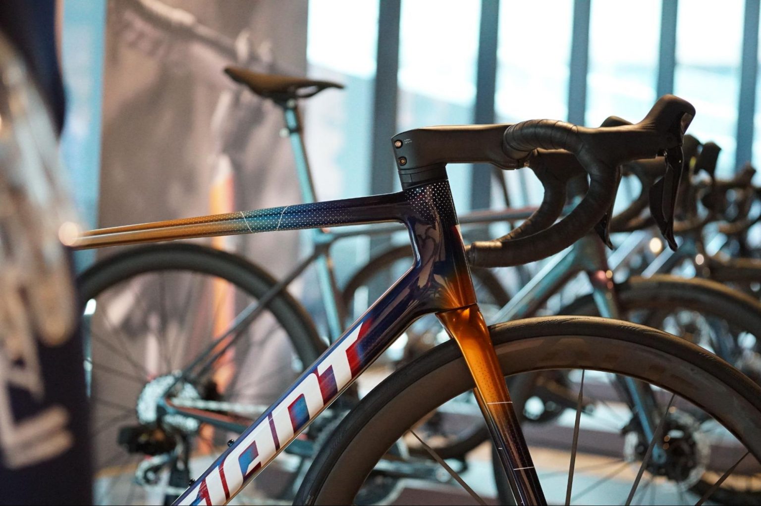 世代歷練 TCR 第十代實現全內走線 打造完美車架幾何｜動一動 don1don